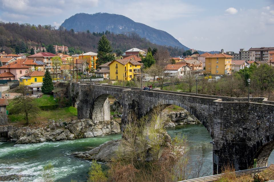 Borgosesia. "Qui non apprezziamo gli spioni..." - Contropiano