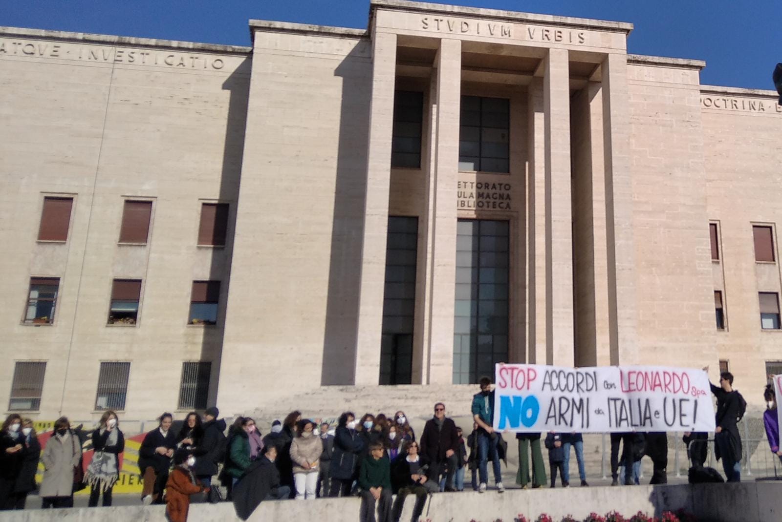 Roma. "Sapienza per la pace" alla Minerva, alcuni studenti rispondono ...