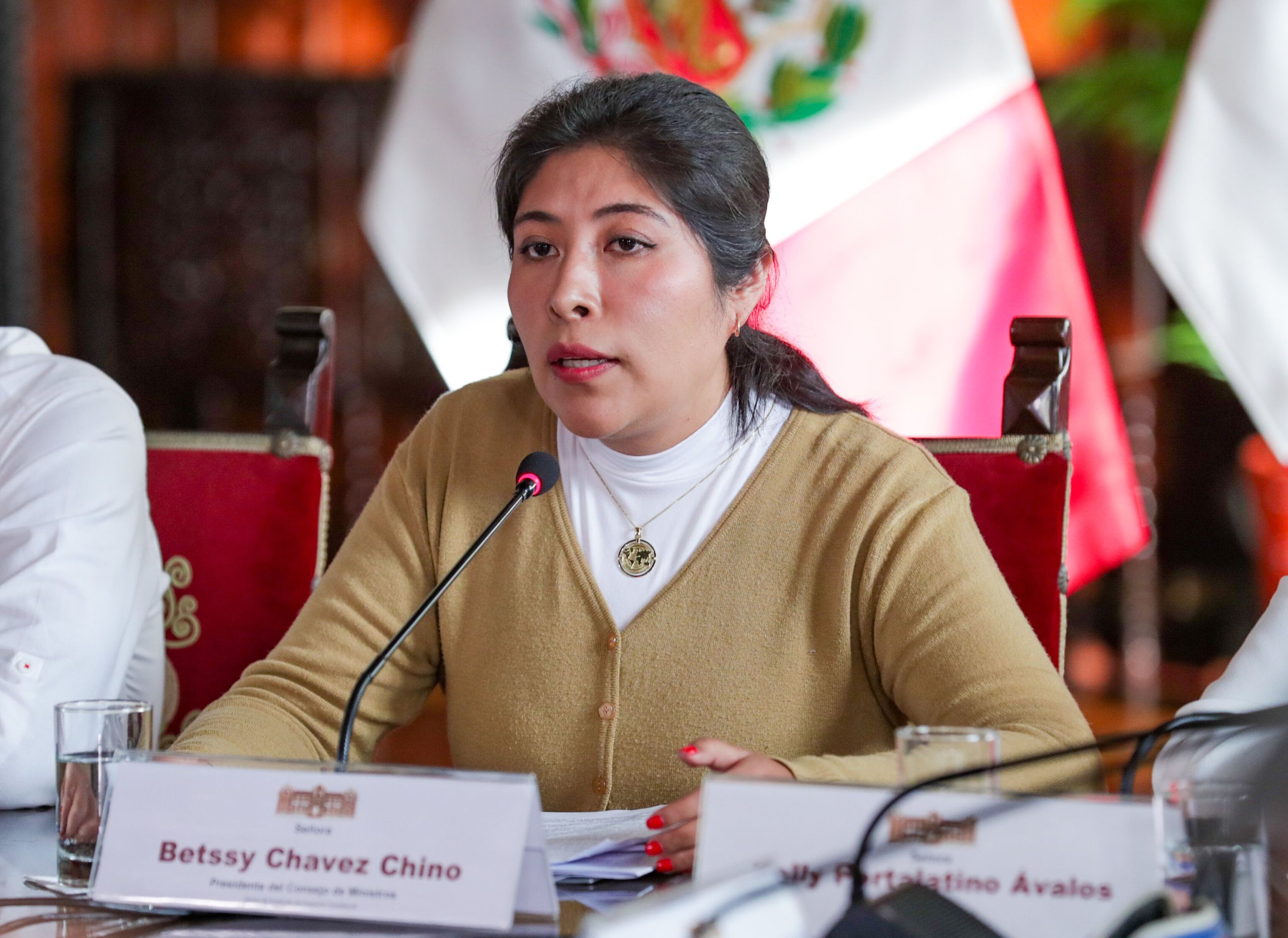 L'ex primo ministro del Perù Betssy Chávez arrestata per ribellione e ...