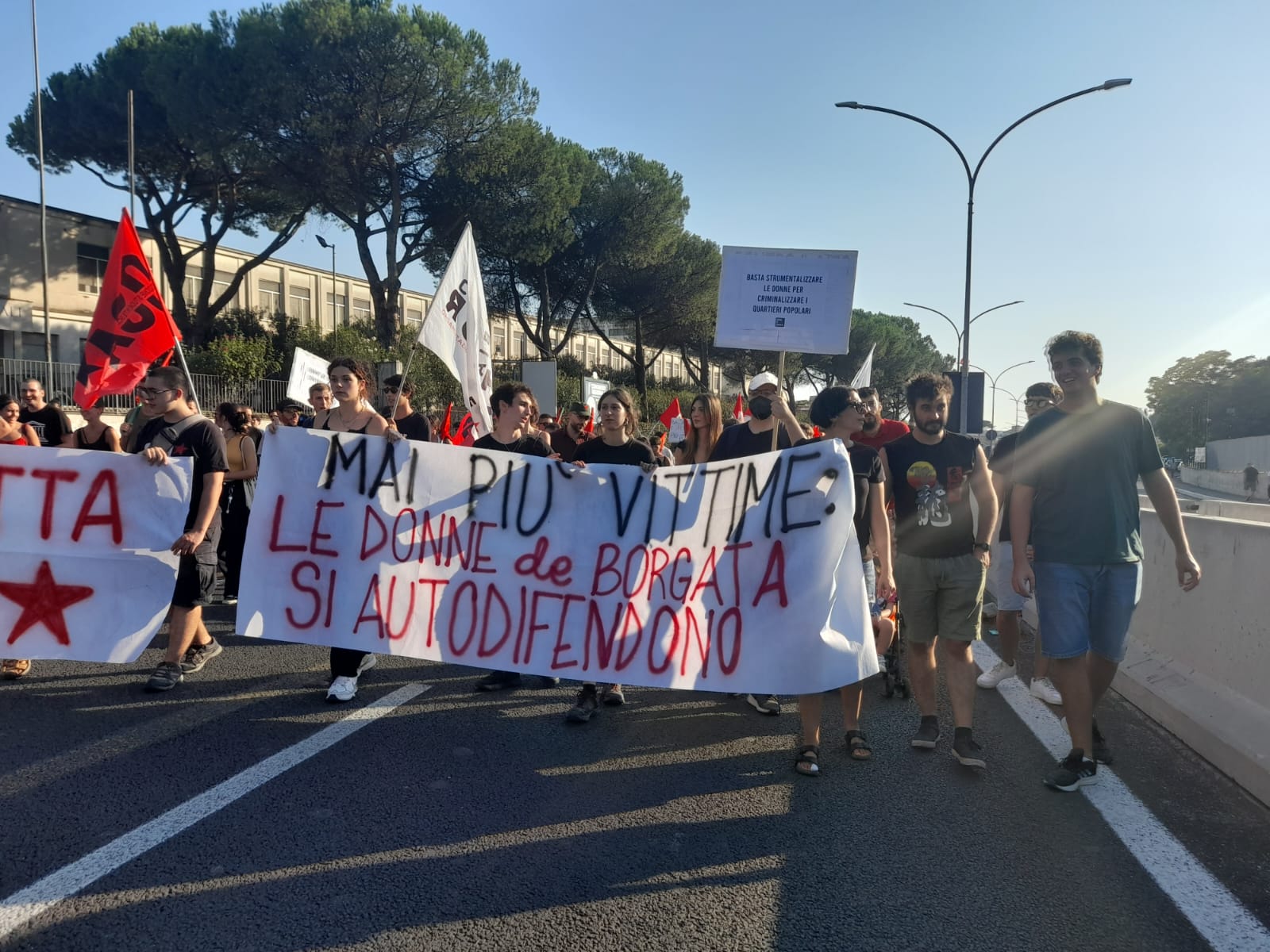 Vittime mai: le donne de borgata si autodifendono - Contropiano