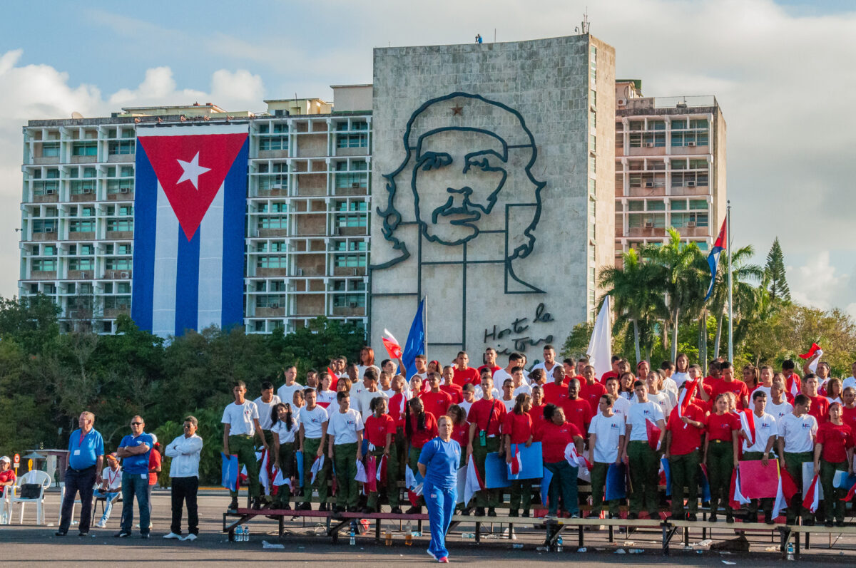 Lasciatela sola, Cuba! - Contropiano
